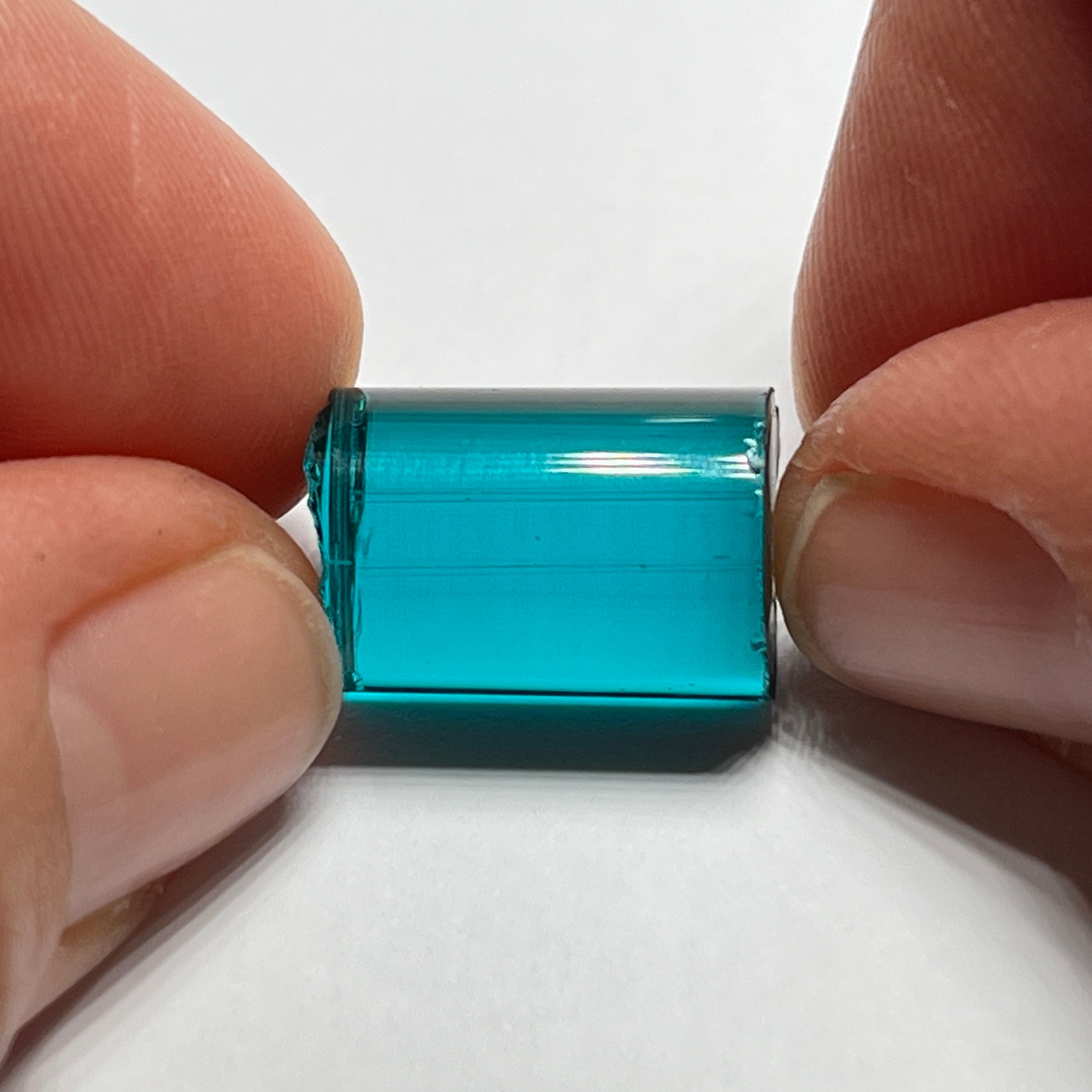 Helenite – Joe Henley Rough & Gemstones